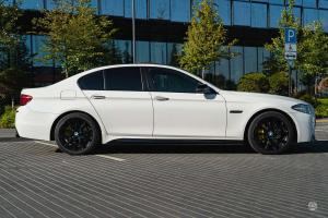 White BMW 535 2016 in Vilnius, with an engine capacity of 2.98 L and mileage of 203 thousand km for 14500 €, photo 11 on AUTOMOTO.COM.LV