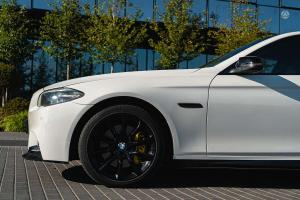 White BMW 535 2016 in Vilnius, with an engine capacity of 2.98 L and mileage of 203 thousand km for 14500 €, photo 19 on AUTOMOTO.COM.LV