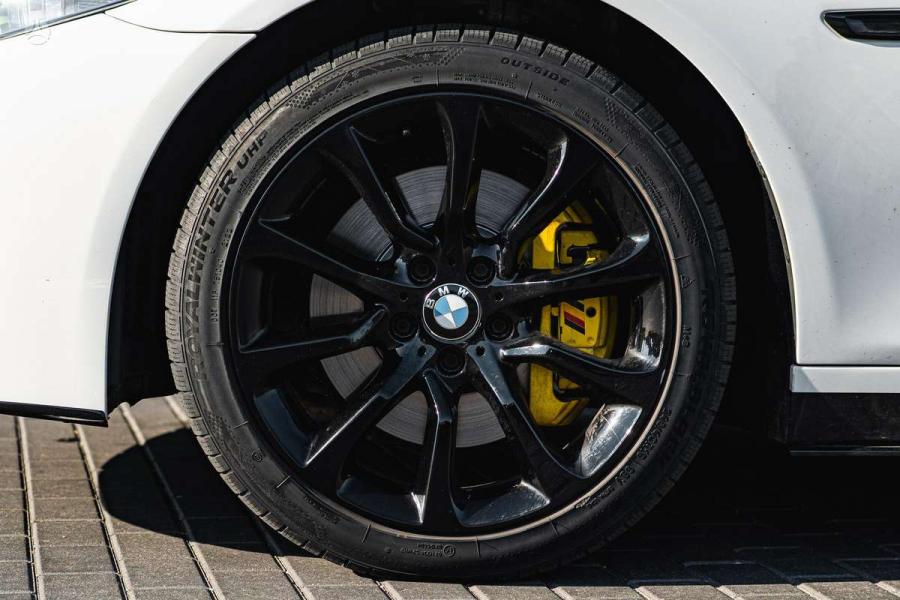White BMW 535 2016 in Vilnius, with an engine capacity of 2.98 L and mileage of 203 thousand km for 14500 €, photo 20 on AUTOMOTO.COM.LV