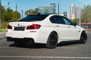 White BMW 535 2016 in Vilnius, with an engine capacity of 2.98 L and mileage of 203 thousand km for 14500 €, photo 21 on AUTOMOTO.COM.LV