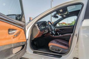 White BMW 535 2016 in Vilnius, with an engine capacity of 2.98 L and mileage of 203 thousand km for 14500 €, photo 25 on AUTOMOTO.COM.LV