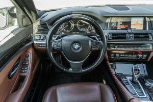 White BMW 535 2016 in Vilnius, with an engine capacity of 2.98 L and mileage of 203 thousand km for 14500 €, photo 32 on AUTOMOTO.COM.LV
