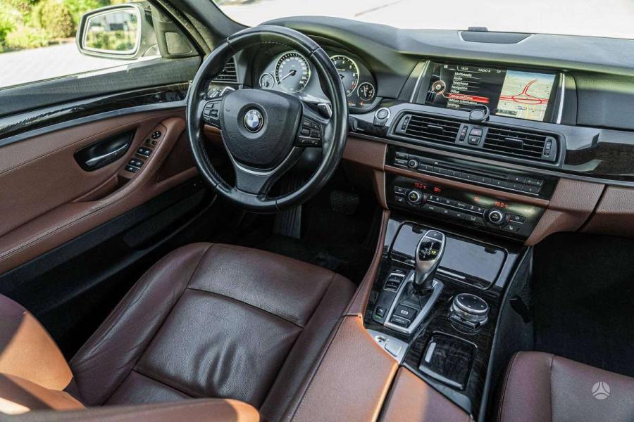 White BMW 535 2016 in Vilnius, with an engine capacity of 2.98 L and mileage of 203 thousand km for 14500 €, photo 33 on AUTOMOTO.COM.LV