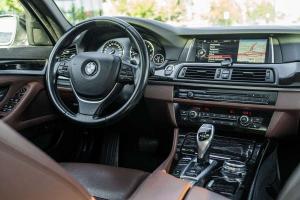 White BMW 535 2016 in Vilnius, with an engine capacity of 2.98 L and mileage of 203 thousand km for 14500 €, photo 34 on AUTOMOTO.COM.LV