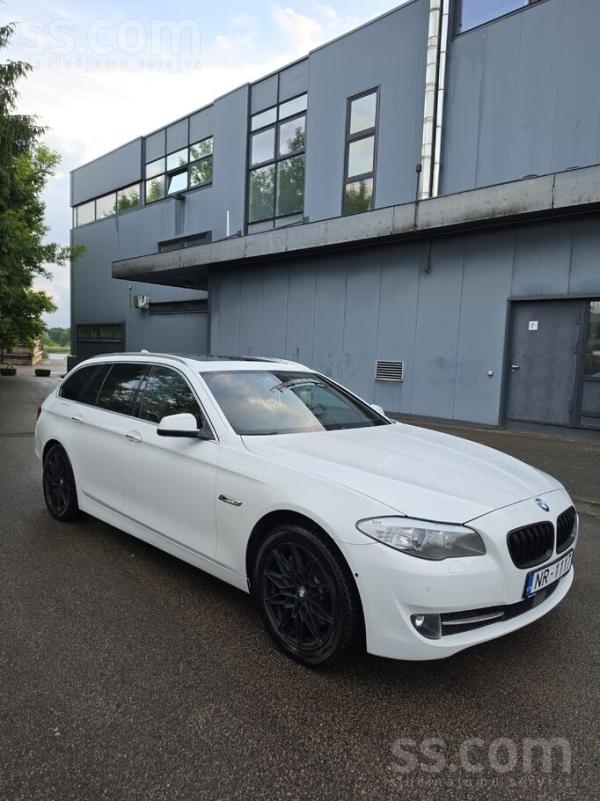 White BMW 535 2010 in Riga, with an engine capacity of 3.00 L and mileage of 279 thousand km for 8999 €, photo 1 on AUTOMOTO.COM.LV