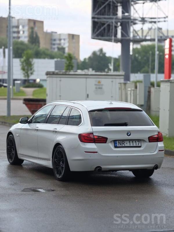 White BMW 535 2010 in Riga, with an engine capacity of 3.00 L and mileage of 279 thousand km for 8999 €, photo 6 on AUTOMOTO.COM.LV