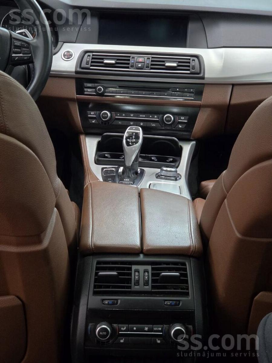 White BMW 535 2010 in Riga, with an engine capacity of 3.00 L and mileage of 279 thousand km for 8999 €, photo 12 on AUTOMOTO.COM.LV