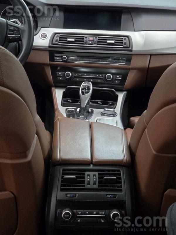 Balts BMW 535 2010 Rīga, ar dzinēja tilpumu 3.00 L un nobraukumu 279 tūkst. km par 8399 €, foto 8 vietnē AUTOMOTO.COM.LV