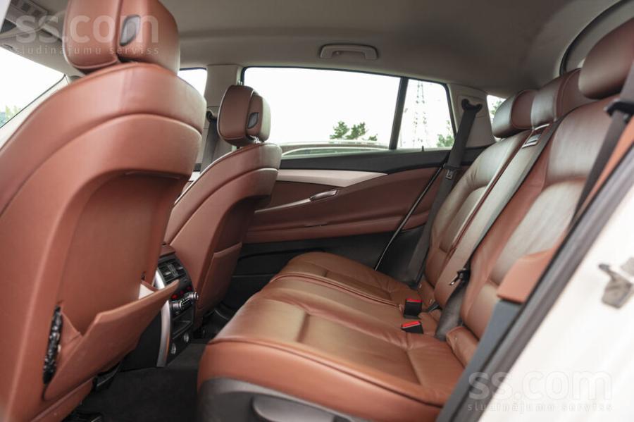 White BMW 535 2010 in Riga, with an engine capacity of 3.00 L and mileage of 241 thousand km for 8990 €, photo 10 on AUTOMOTO.COM.LV