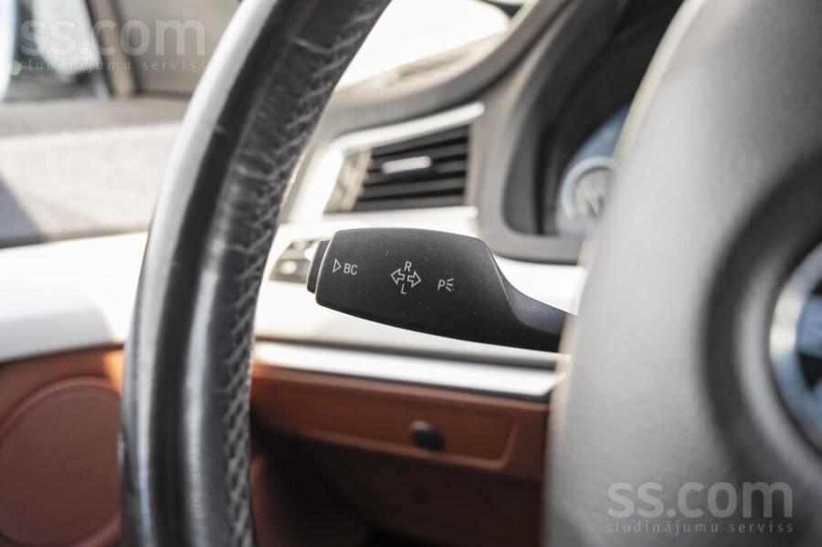 White BMW 535 2010 in Riga, with an engine capacity of 3.00 L and mileage of 241 thousand km for 8990 €, photo 16 on AUTOMOTO.COM.LV