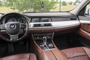 White BMW 535 2010 in Riga, with an engine capacity of 3.00 L and mileage of 241 thousand km for 8990 €, photo 20 on AUTOMOTO.COM.LV