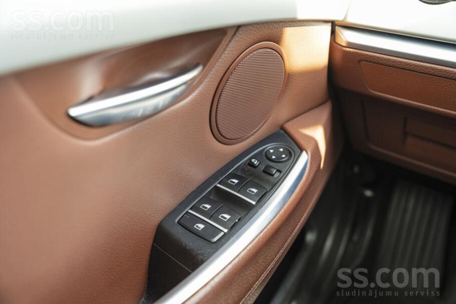 White BMW 535 2010 in Riga, with an engine capacity of 3.00 L and mileage of 241 thousand km for 8990 €, photo 26 on AUTOMOTO.COM.LV