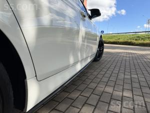 White BMW 535 2011 in Daugavpils, with an engine capacity of 3.00 L and mileage of 298 thousand km for 12500 €, photo 8 on AUTOMOTO.COM.LV