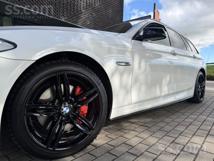 White BMW 535 2011 in Daugavpils, with an engine capacity of 3.00 L and mileage of 298 thousand km for 12500 €, photo 12 on AUTOMOTO.COM.LV