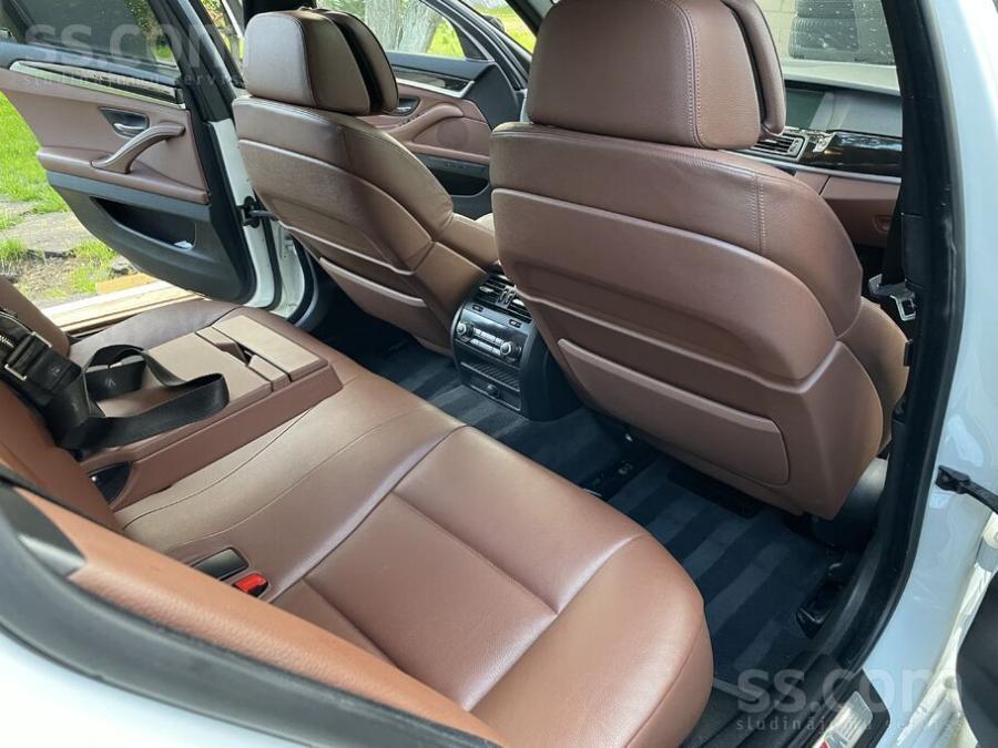 White BMW 535 2011 in Daugavpils, with an engine capacity of 3.00 L and mileage of 298 thousand km for 12500 €, photo 19 on AUTOMOTO.COM.LV