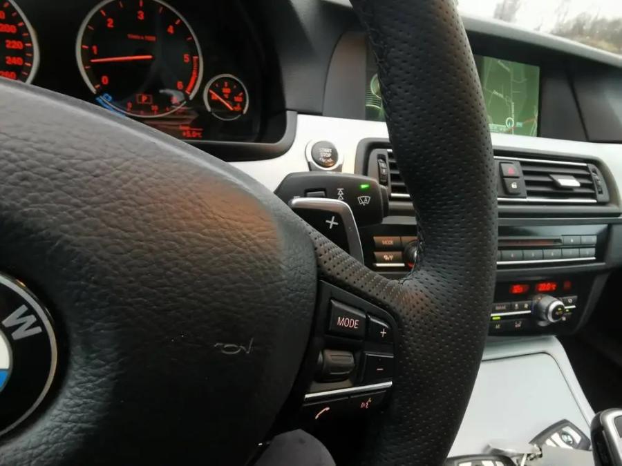 Balts BMW 535 2012 Kuldīga, ar dzinēja tilpumu 3.00 L un nobraukumu 279 tūkst. km par 10900 €, foto 22 vietnē AUTOMOTO.COM.LV