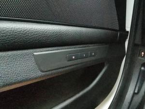 Balts BMW 535 2012 Kuldīga, ar dzinēja tilpumu 3.00 L un nobraukumu 279 tūkst. km par 10900 €, foto 26 vietnē AUTOMOTO.COM.LV