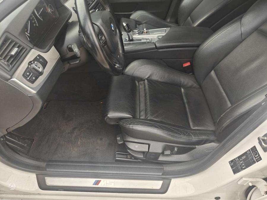 White BMW 535 2012 in Klaipeda, with an engine capacity of 3.00 L and mileage of 340 thousand km for 5999 €, photo 6 on AUTOMOTO.COM.LV