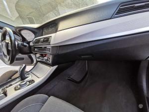 Balts BMW 535 2013 Viļņa, ar dzinēja tilpumu 2.99 L un nobraukumu 294 tūkst. km par 8450 €, foto 27 vietnē AUTOMOTO.COM.LV