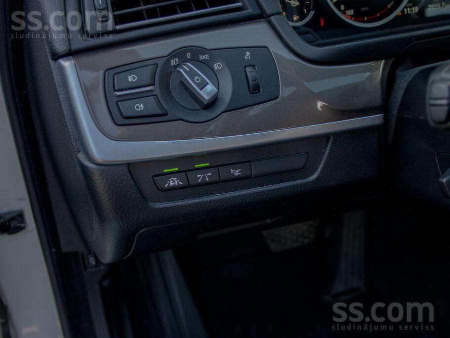 Balts BMW 535 2014 Rīga, ar dzinēja tilpumu 3.00 L un nobraukumu 240 tūkst. km par 13450 €, foto 25 vietnē AUTOMOTO.COM.LV