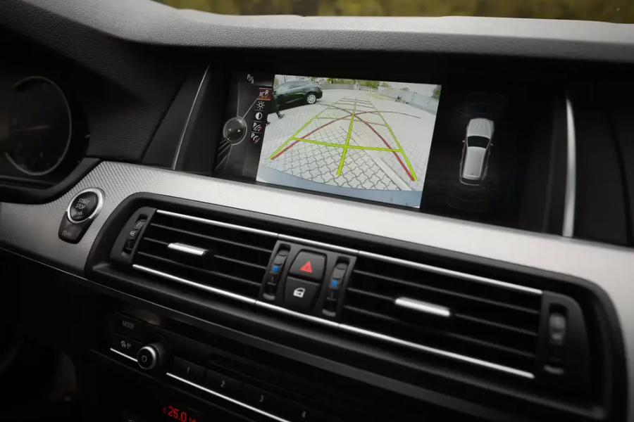 Balts BMW 535 2014 Jelgava, ar dzinēja tilpumu 3.00 L un nobraukumu 289 tūkst. km par 14900 €, foto 17 vietnē AUTOMOTO.COM.LV