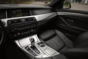 Balts BMW 535 2014 Jelgava, ar dzinēja tilpumu 3.00 L un nobraukumu 289 tūkst. km par 14900 €, foto 26 vietnē AUTOMOTO.COM.LV