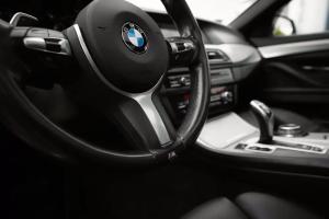 Balts BMW 535 2014 Jelgava, ar dzinēja tilpumu 3.00 L un nobraukumu 289 tūkst. km par 14900 €, foto 27 vietnē AUTOMOTO.COM.LV