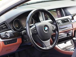 White BMW 535 2015 in Kretinga, with an engine capacity of 2.99 L and mileage of 242 thousand km for 14299 €, photo 20 on AUTOMOTO.COM.LV