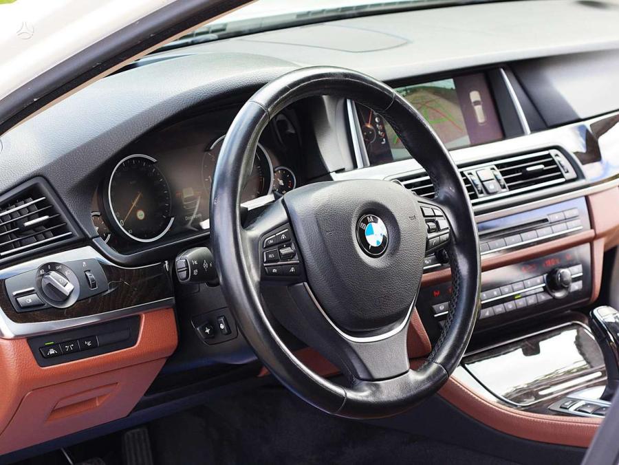 White BMW 535 2015 in Kretinga, with an engine capacity of 2.99 L and mileage of 242 thousand km for 14299 €, photo 20 on AUTOMOTO.COM.LV