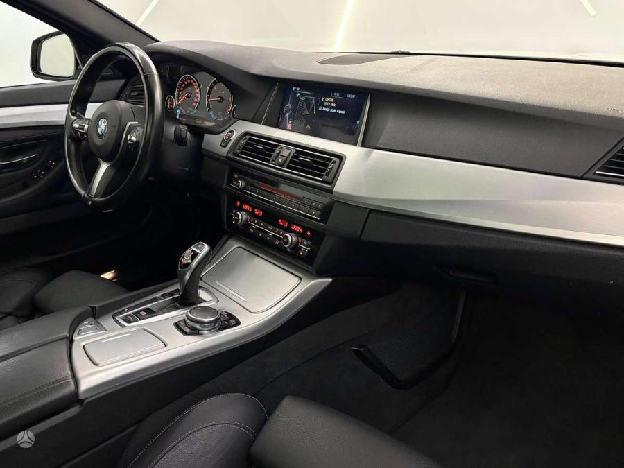 White BMW 535 2017 in Marijampole, with an engine capacity of 2.99 L and mileage of 288 thousand km for 14450 €, photo 11 on AUTOMOTO.COM.LV