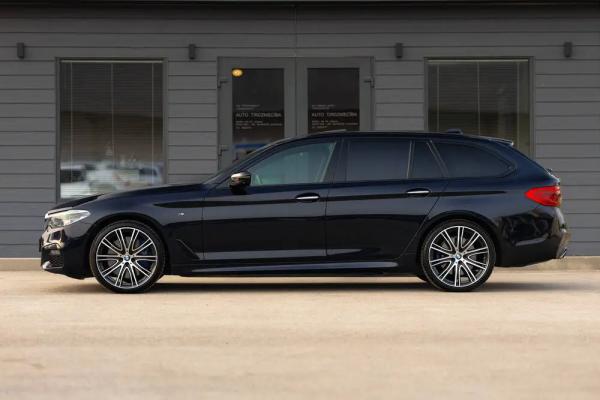Melns BMW 540 2019 Jelgava, ar dzinēja tilpumu 3.00 L un nobraukumu 210 tūkst. km par 25350 €, foto 6 vietnē AUTOMOTO.COM.LV