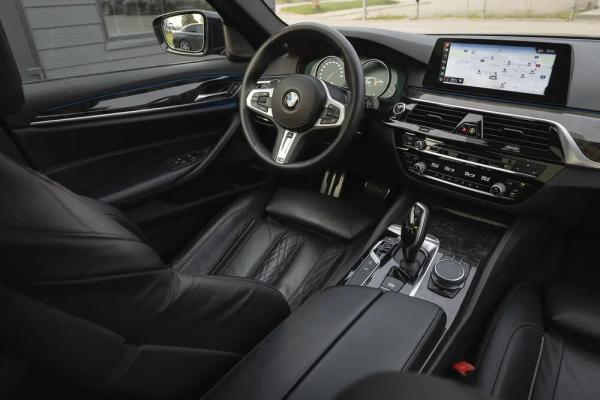 Melns BMW 540 2019 Jelgava, ar dzinēja tilpumu 3.00 L un nobraukumu 210 tūkst. km par 25350 €, foto 8 vietnē AUTOMOTO.COM.LV