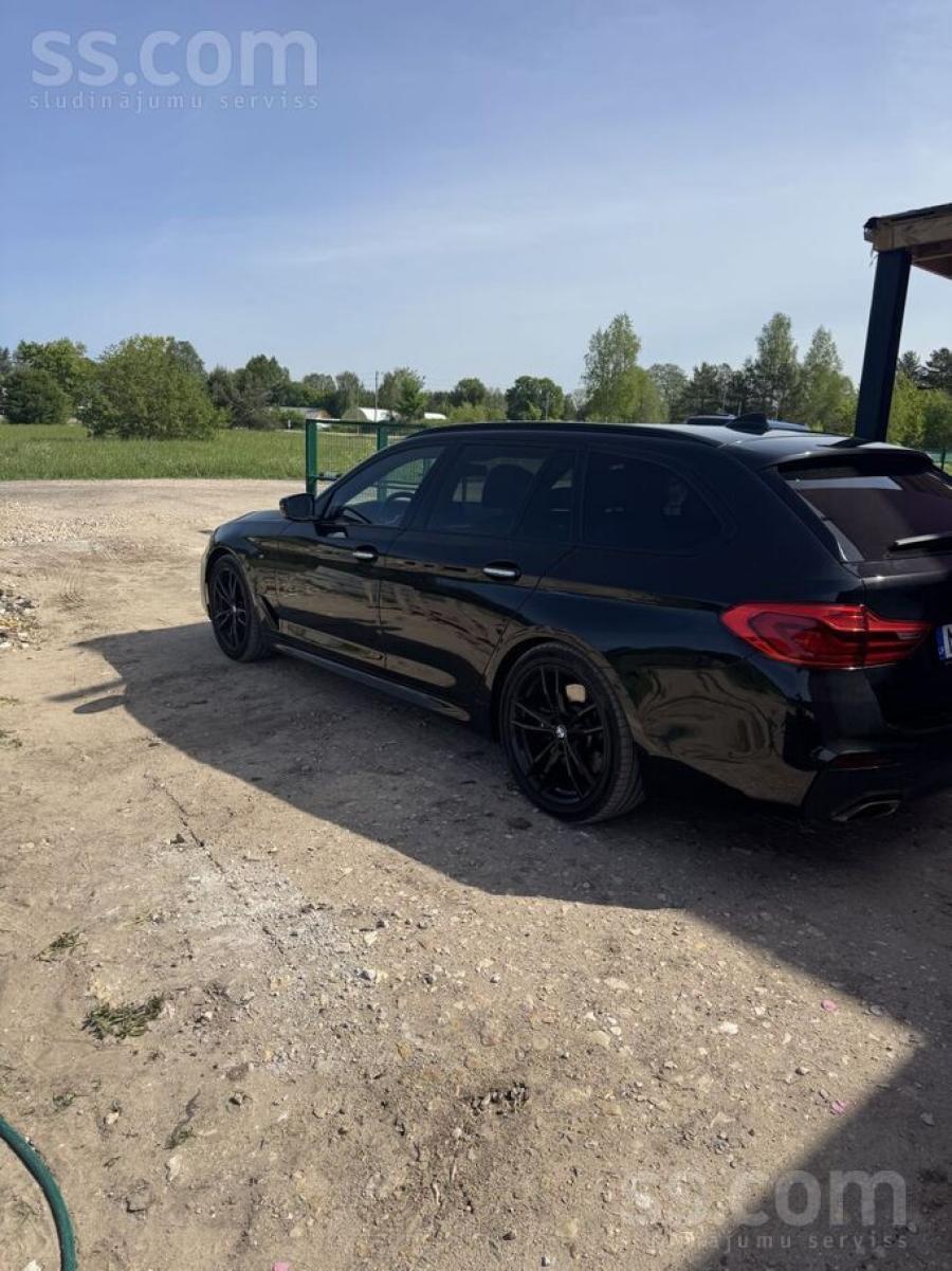 Melns BMW 540 2018 Rīga, ar dzinēja tilpumu 3.00 L un nobraukumu 165 tūkst. km par 5500 €, foto 4 vietnē AUTOMOTO.COM.LV