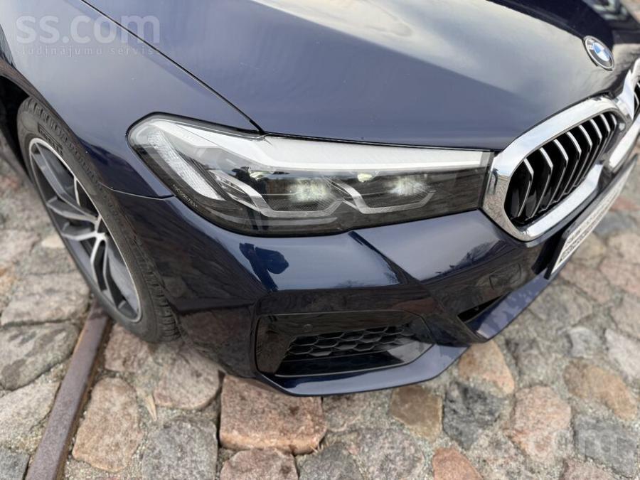 Melns BMW 540 2021 Rīga, ar dzinēja tilpumu 3.00 L un nobraukumu 168 tūkst. km par 24990 €, foto 33 vietnē AUTOMOTO.COM.LV