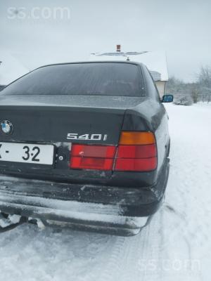 Melns BMW 540 1993 Balvi, ar dzinēja tilpumu 4.00 L un nobraukumu 386 tūkst. km par 5500 €, foto  vietnē AUTOMOTO.COM.LV