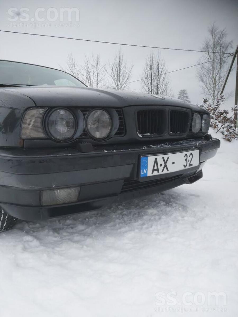 Black BMW 540 1993 in Balvi, with an engine capacity of 4.00 L and mileage of 386 thousand km for 5500 €, photo 4 on AUTOMOTO.COM.LV