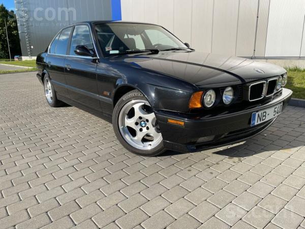 БМВ 540 1995 в Рига на AUTOMOTO.COM.LV Черный БМВ 540 1995 в Рига, объемом двигателя 4.00 л и пробегом 300 тыс. км за 25000 €, фото 1 на AUTOMOTO.COM.LV