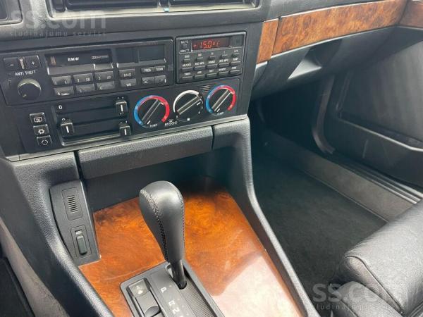 БМВ 540 1995 в Рига на AUTOMOTO.COM.LV Черный БМВ 540 1995 в Рига, объемом двигателя 4.00 л и пробегом 300 тыс. км за 25000 €, фото 8 на AUTOMOTO.COM.LV