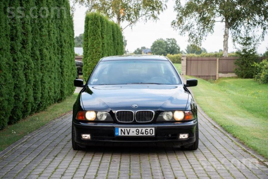 Black BMW 540 1996 in Riga, with an engine capacity of 4.40 L and mileage of 300 thousand km for 6450 €, photo 1 on AUTOMOTO.COM.LV