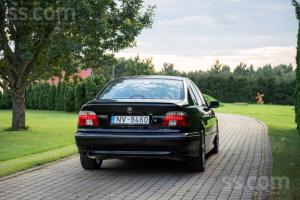 Black BMW 540 1996 in Riga, with an engine capacity of 4.40 L and mileage of 300 thousand km for 6450 €, photo 4 on AUTOMOTO.COM.LV