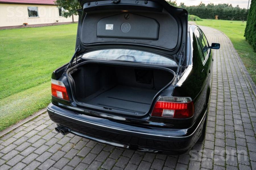 Black BMW 540 1996 in Riga, with an engine capacity of 4.40 L and mileage of 300 thousand km for 6450 €, photo 7 on AUTOMOTO.COM.LV