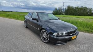 Melns BMW 540 1998 Daugavpils, ar dzinēja tilpumu 4.40 L un nobraukumu 77 tūkst. km par 24000 €, foto  vietnē AUTOMOTO.COM.LV