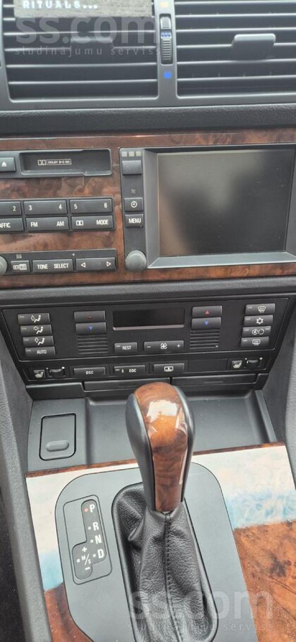 Melns BMW 540 1998 Daugavpils, ar dzinēja tilpumu 4.40 L un nobraukumu 77 tūkst. km par 24000 €, foto 5 vietnē AUTOMOTO.COM.LV