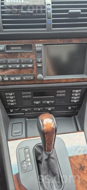 Melns BMW 540 1998 Daugavpils, ar dzinēja tilpumu 4.40 L un nobraukumu 77 tūkst. km par 24000 €, foto 6 vietnē AUTOMOTO.COM.LV