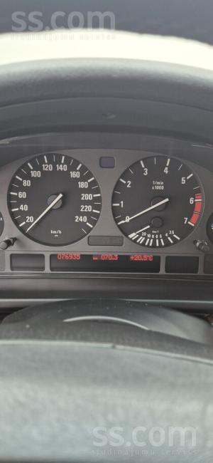 Melns BMW 540 1998 Daugavpils, ar dzinēja tilpumu 4.40 L un nobraukumu 77 tūkst. km par 24000 €, foto 12 vietnē AUTOMOTO.COM.LV