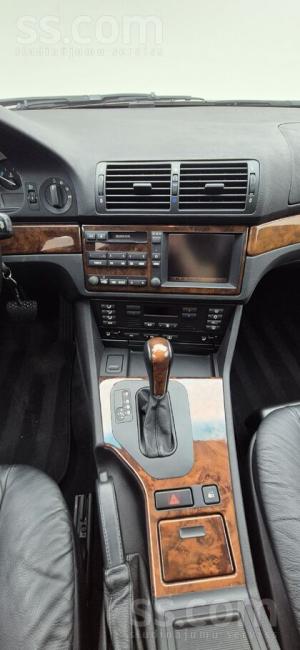Melns BMW 540 1998 Daugavpils, ar dzinēja tilpumu 4.40 L un nobraukumu 77 tūkst. km par 24000 €, foto 15 vietnē AUTOMOTO.COM.LV