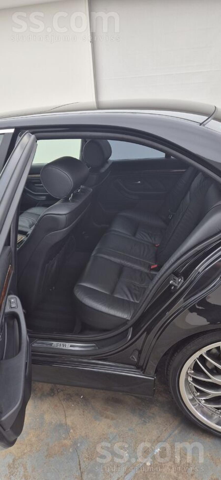 Melns BMW 540 1998 Daugavpils, ar dzinēja tilpumu 4.40 L un nobraukumu 77 tūkst. km par 24000 €, foto 17 vietnē AUTOMOTO.COM.LV