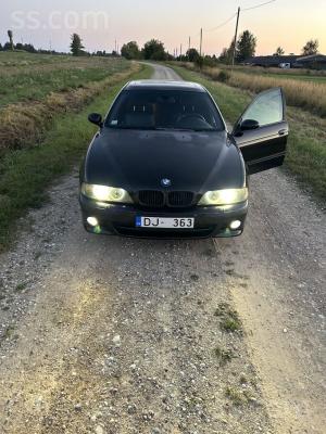 Black BMW 540 1999 in Riga, with an engine capacity of 4.40 L and mileage of 280 thousand km for 5200 €, photo 2 on AUTOMOTO.COM.LV