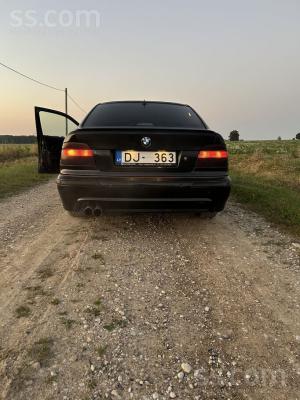 Black BMW 540 1999 in Riga, with an engine capacity of 4.40 L and mileage of 280 thousand km for 5200 €, photo 3 on AUTOMOTO.COM.LV