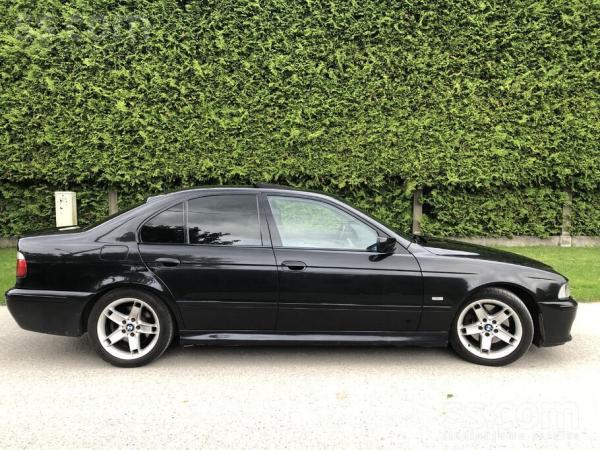 Melns BMW 540 2000 Jūrmala, ar dzinēja tilpumu 4.40 L un nobraukumu 295 tūkst. km par 17500 €, foto 1 vietnē AUTOMOTO.COM.LV